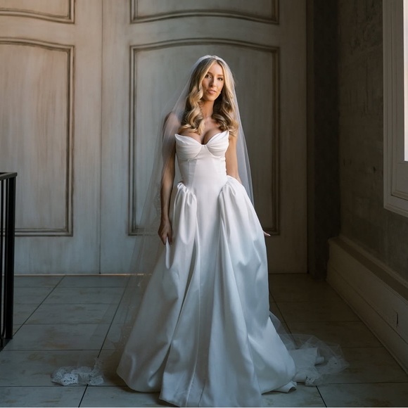 alon livne | Dresses | Alon Livne Alessandra Wedding Dress In Amazing ...